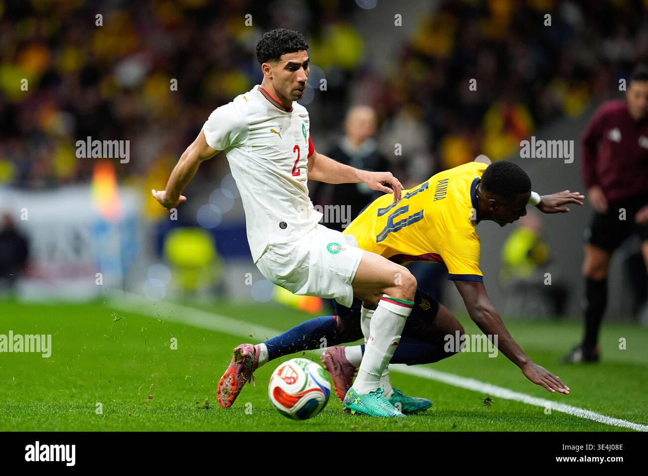 Achraf Hakimi of Morocco and Alan Minda of Ecuador during the ...