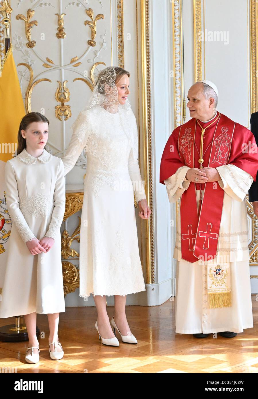 Pope Leo XIV poses in the Prince's Palace with Princess Charlene and ...