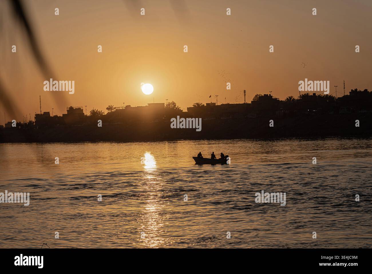Sunset baghdad river hi-res stock photography and images - Alamy