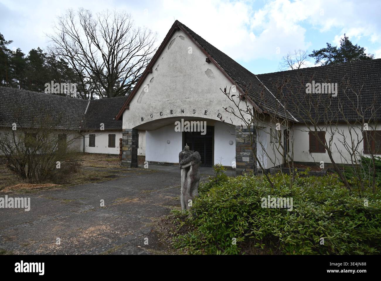 Berlin, Germany. 27th Mar, 2026. Villa Waldhof am Bogensee built for ...