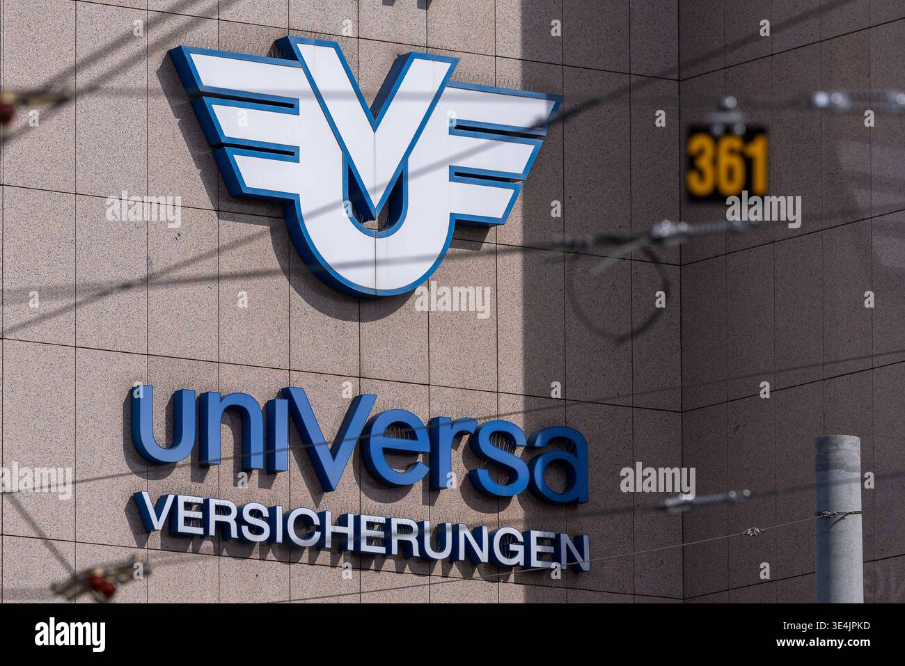 Universa Versicherung am Rathenauplatz, Nürnberg, 28.03.2026 Logo und ...