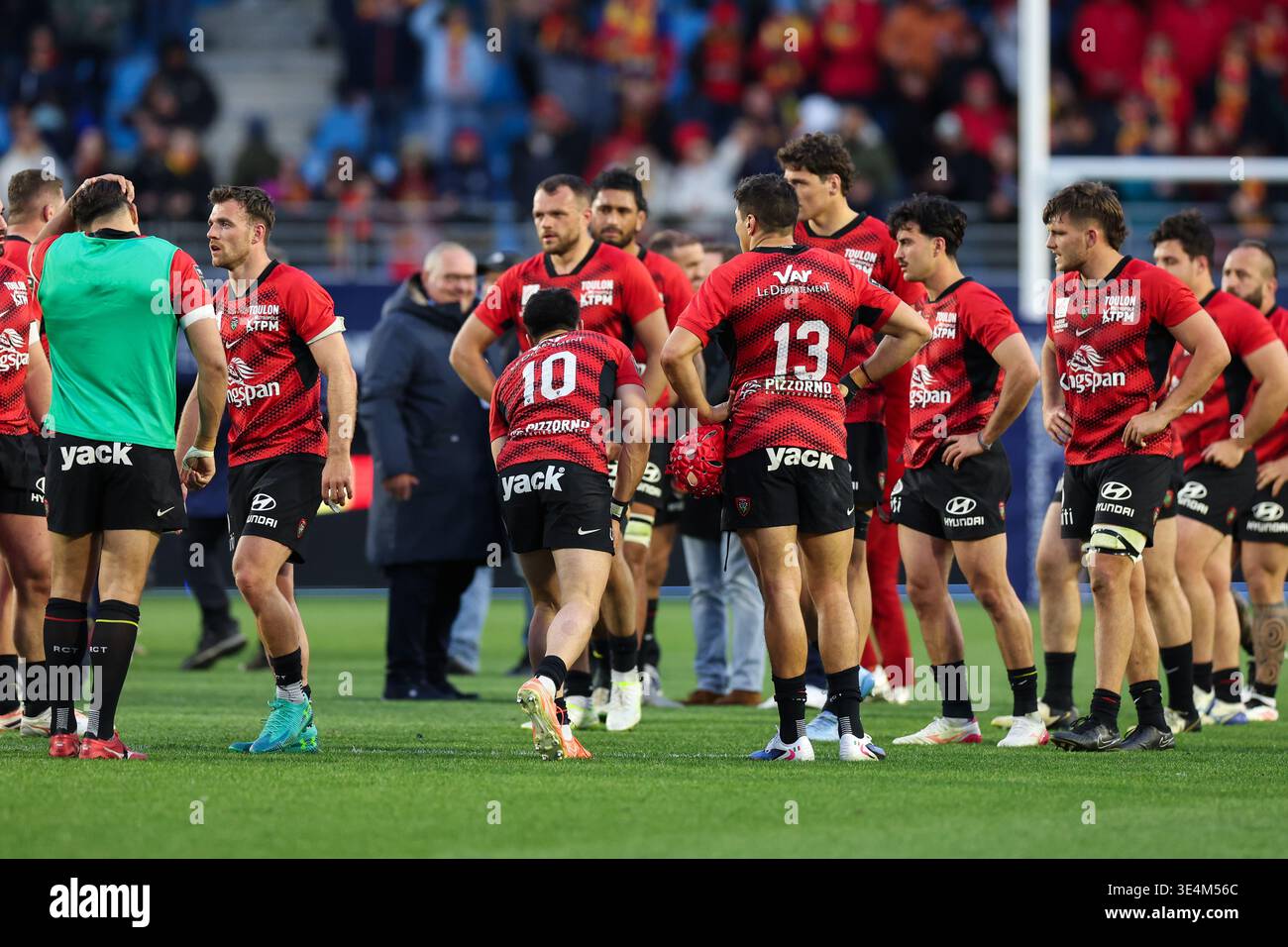 Team of Toulon looks dejected during the Top 14 match between Perpignan ...