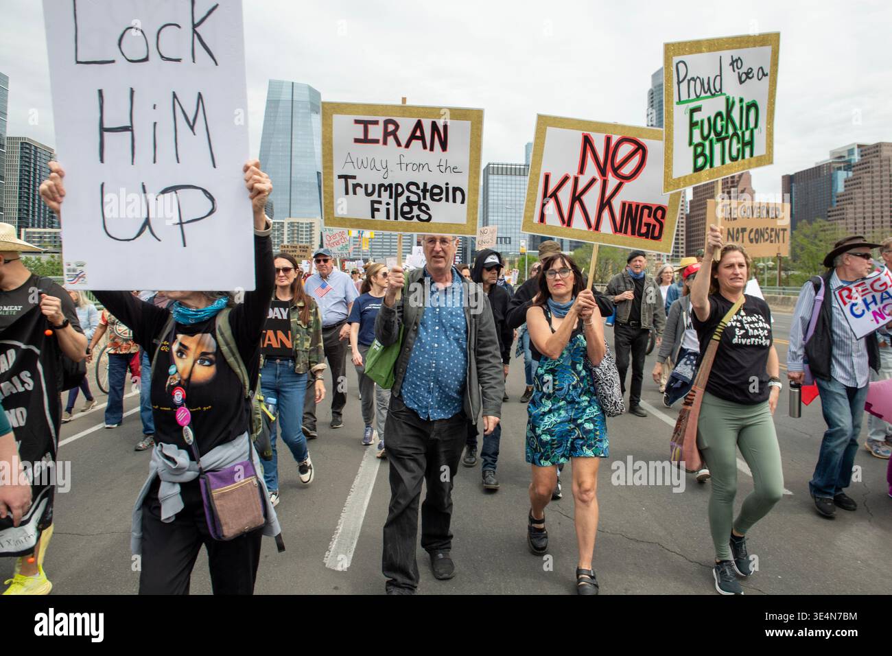 Austin, United States. 28th Mar, 2026. Thousands of people participate ...