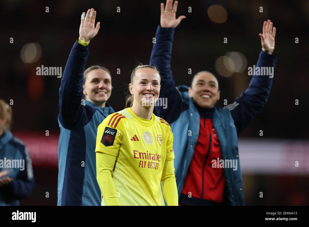 Daphne Van Domselaar of Arsenal celebrates the victory after the ...