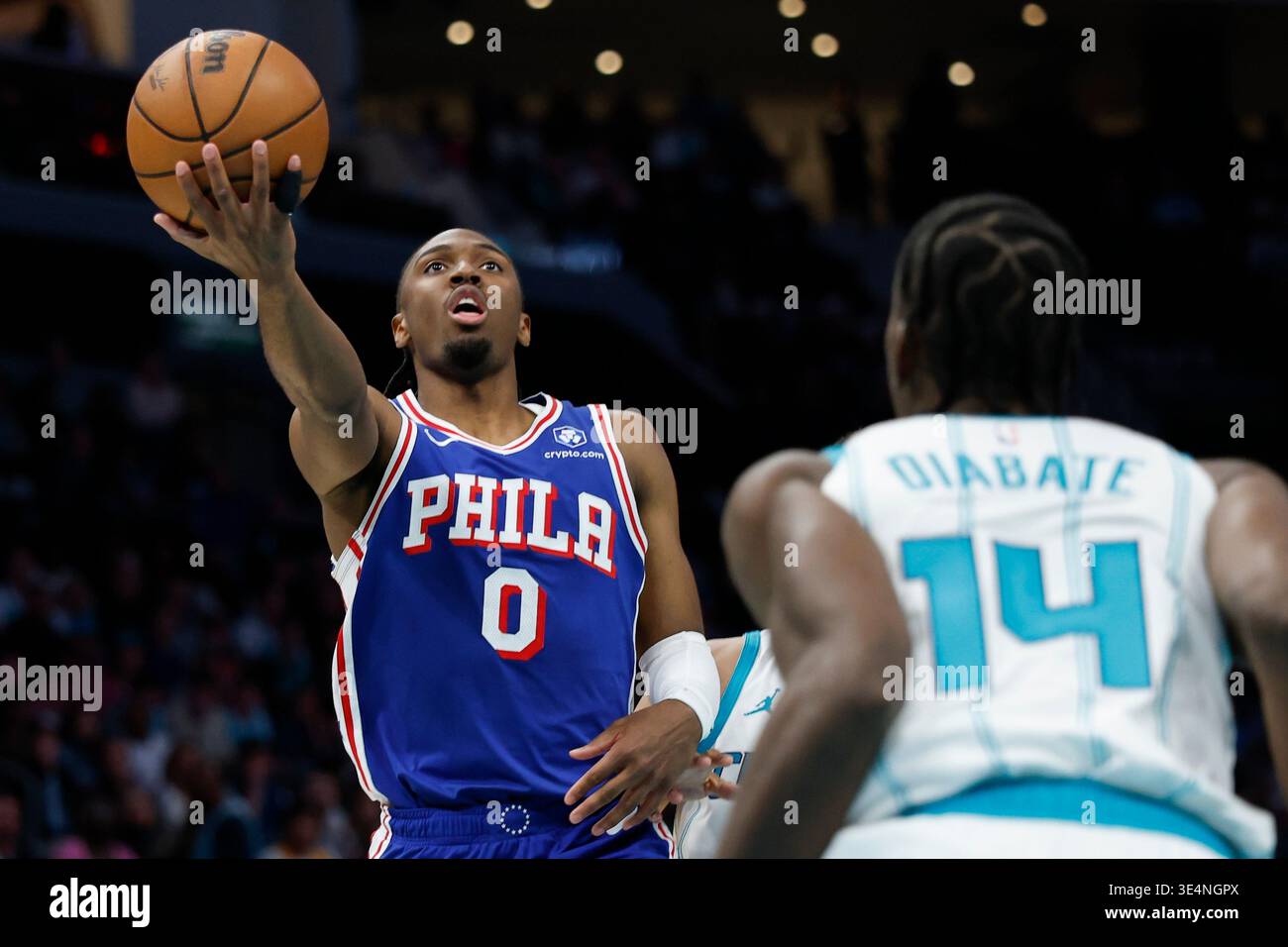 Philadelphia 76ers guard Tyrese Maxey (0) drives to the basket against ...