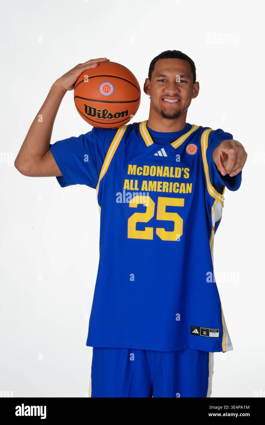 GLENDALE, AZ - MARCH 27: McDonalds High School All American forward ...