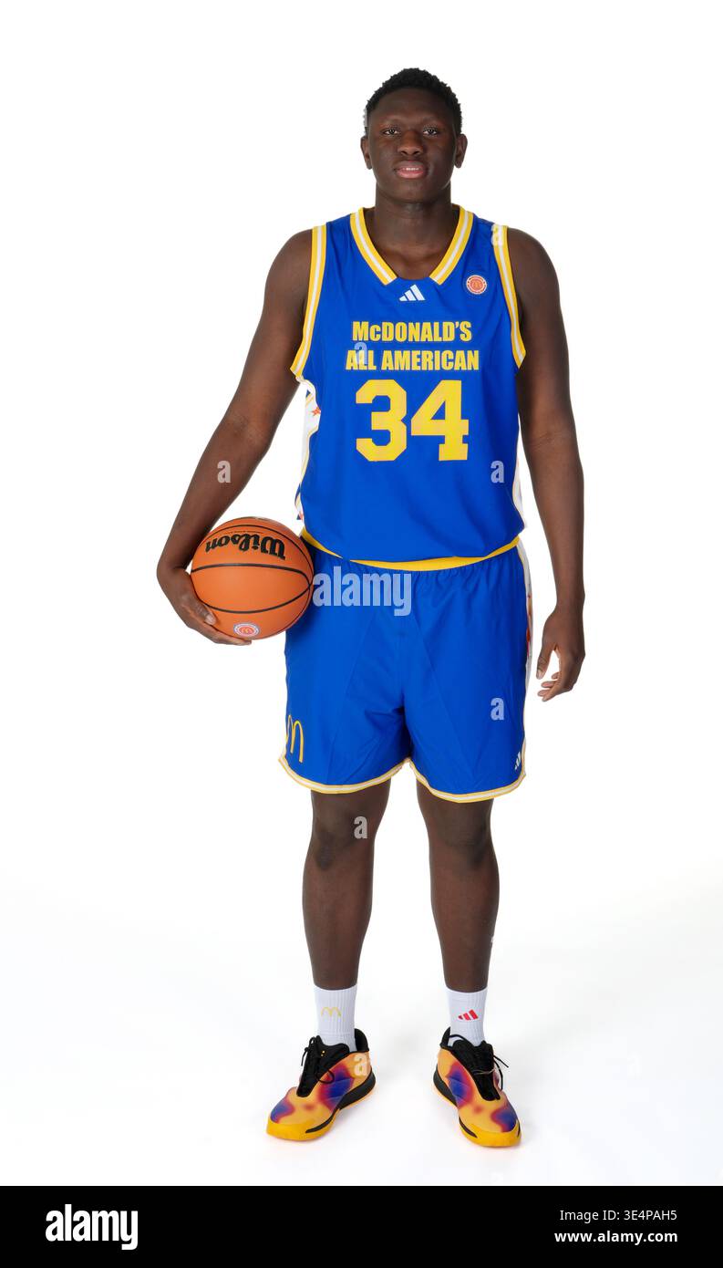 #34 Arafan Diané, Boys West 2026 McDonald's All American Team Picture ...