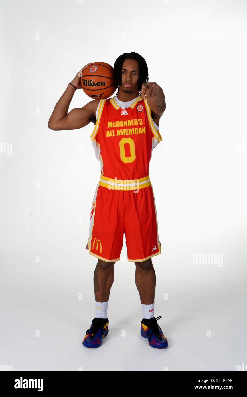 GLENDALE, AZ - MARCH 27: McDonalds High School All American guard Deron ...