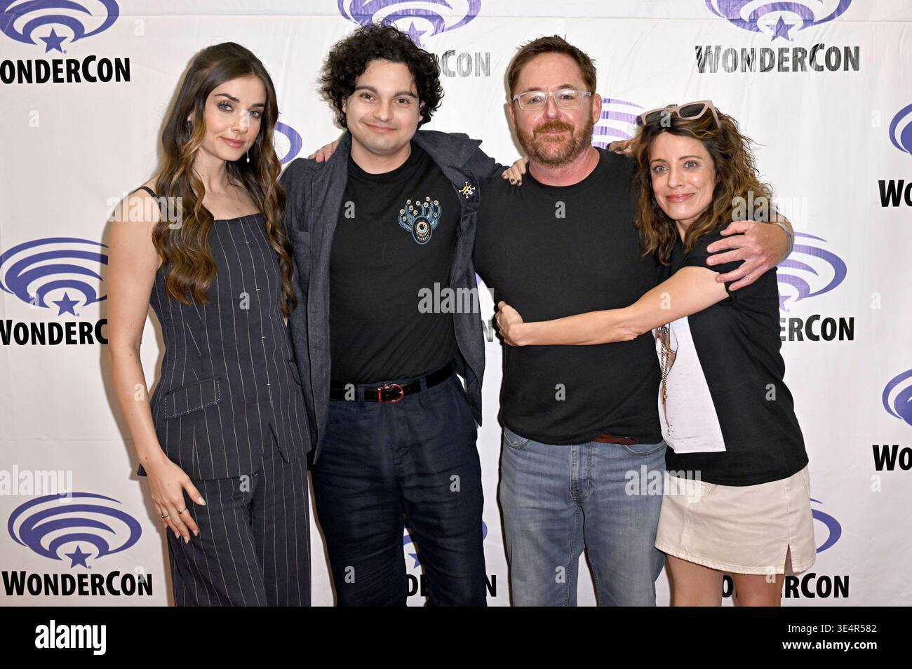 Giorgia Whigham, Max Burkholder, Scott Grimes und Alanna Ubach beim ...