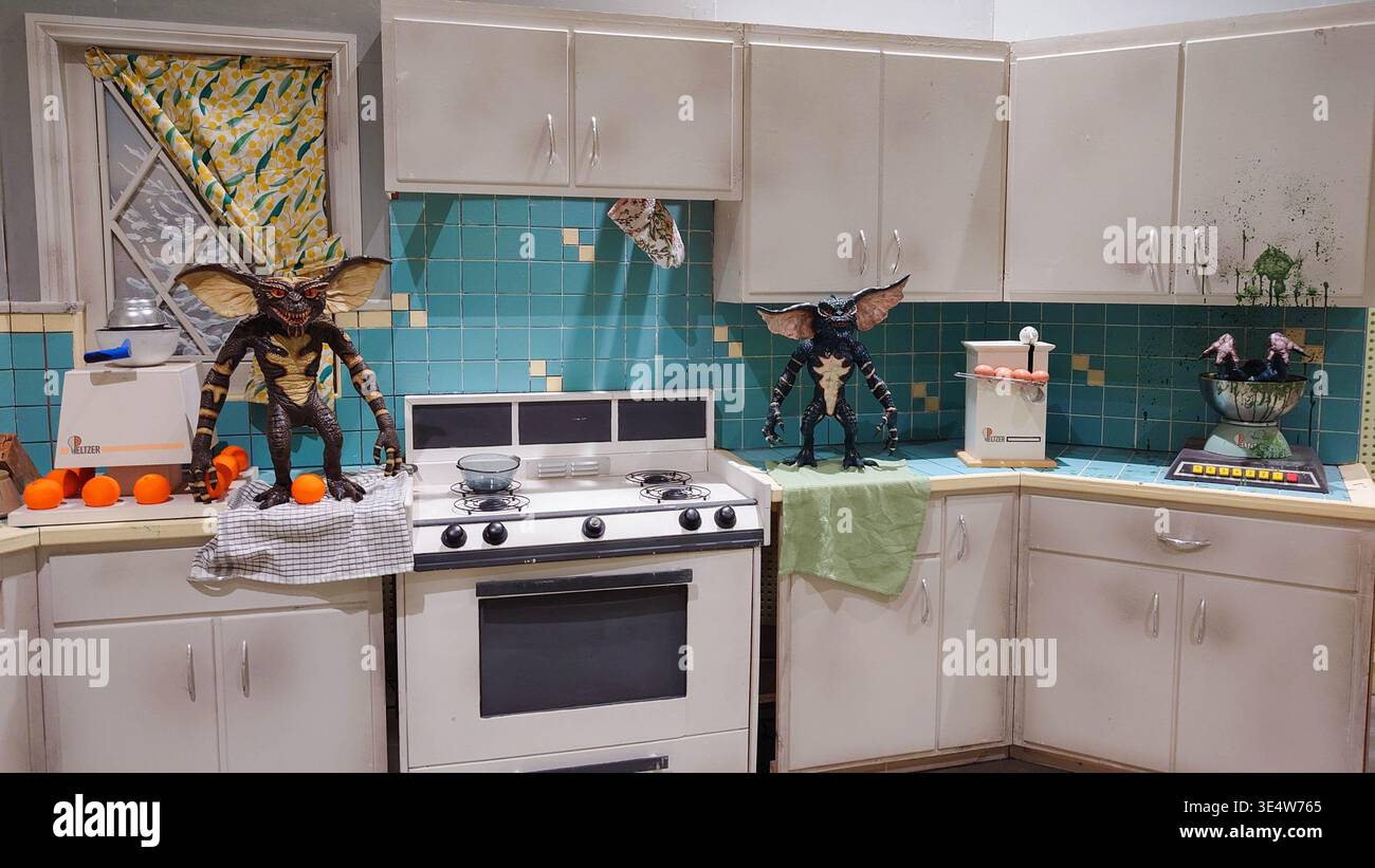 A diorama of the iconic kitchen scene from the 1984 film Gremlins at ...