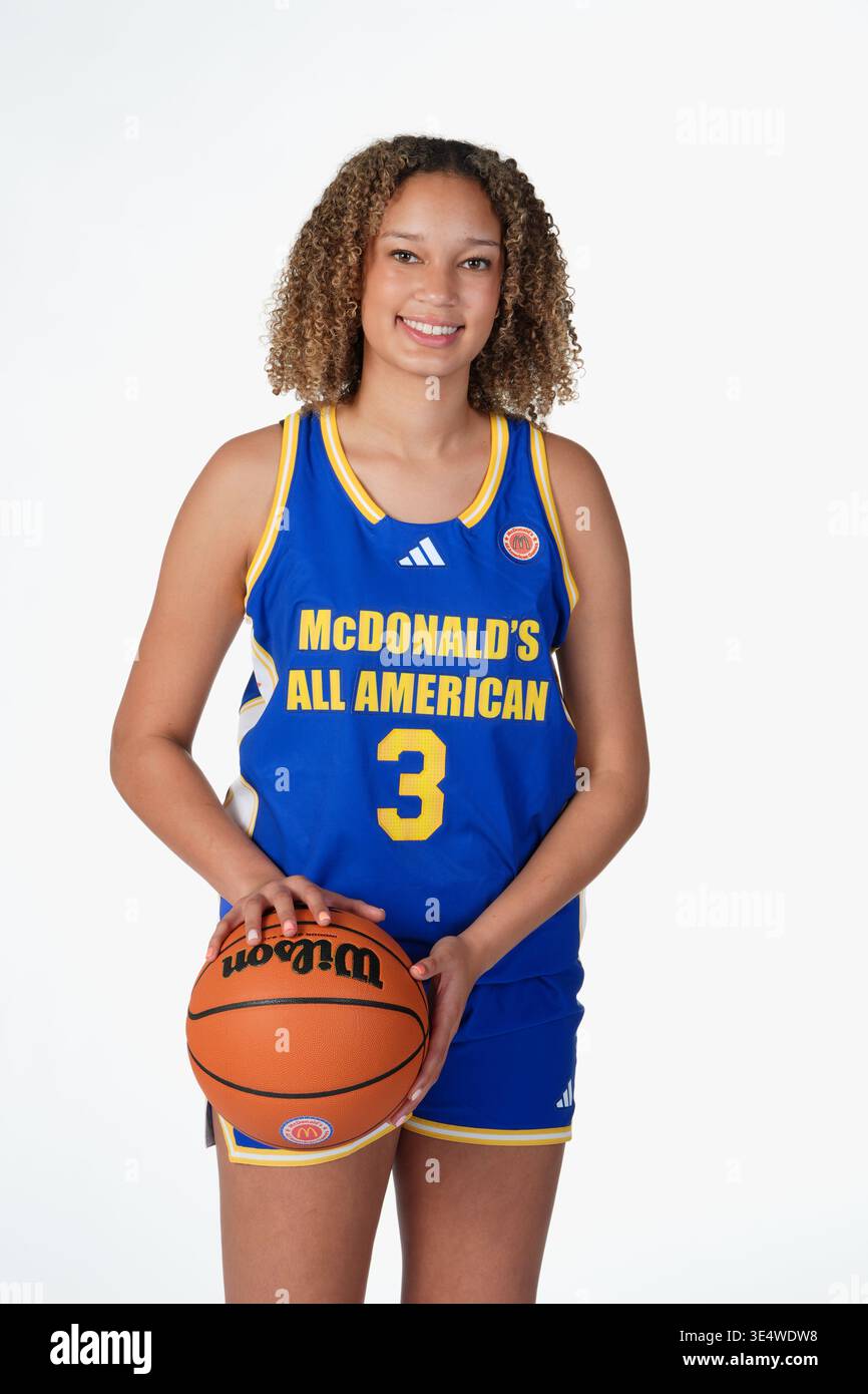 GLENDALE, AZ - MARCH 27: McDonalds High School All American forward ...