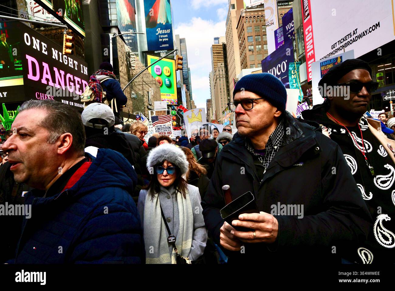 No kings nyc sign hi-res stock photography and images - Alamy