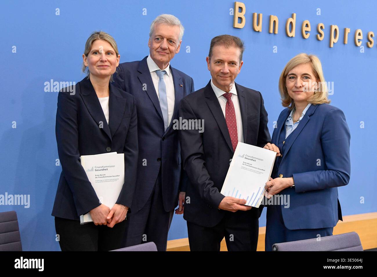 ABB/BPK-Prof. Dr. Leonie Sundmacher, Vorsitzende der FinanzKommission ...