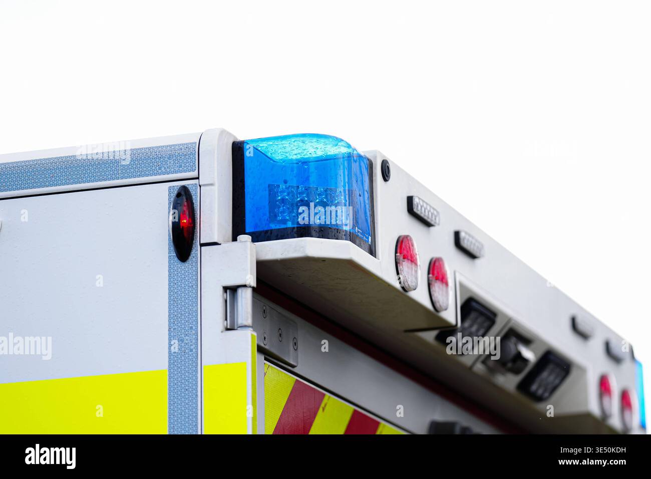 Hammoor Symbolfoto: Blaulicht, 30.03.2026 Blaulicht auf Rettungswagen ...