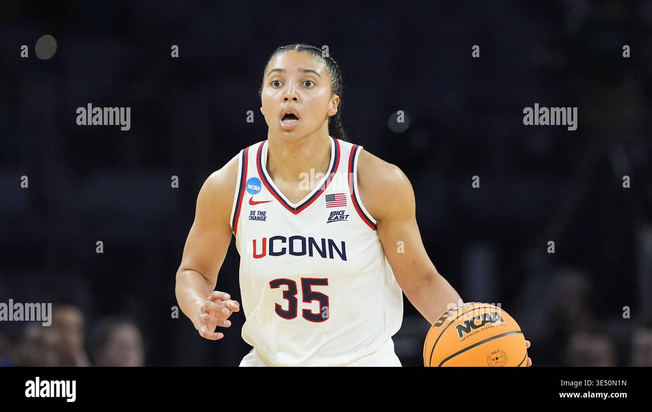 UConn guard Azzi Fudd dribbles up court against Notre Dame during the ...