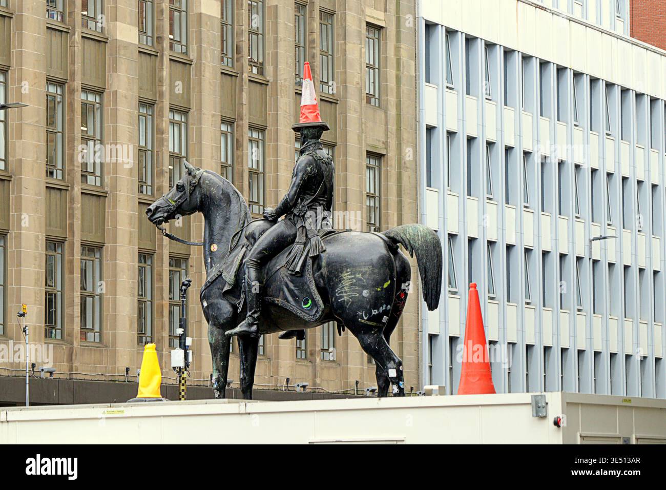 Glasgow, Scotland, UK. 30th March, 2026. UK Weather: April showers came ...