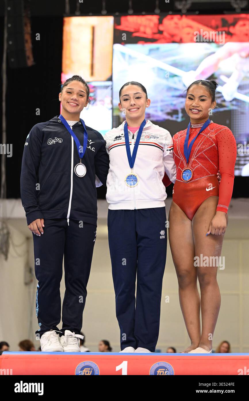 Senior Beam 1) Prat Maiana (FRA) 2) Ajalla Isabella (ARG) 3) Rose ...
