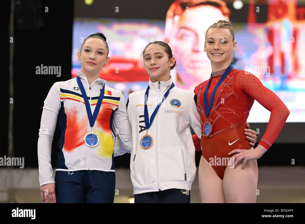 Junior Vault 1) Di Pietro Giada (ITA) 2) Tudor Aniela (ROM) 3) Van ...