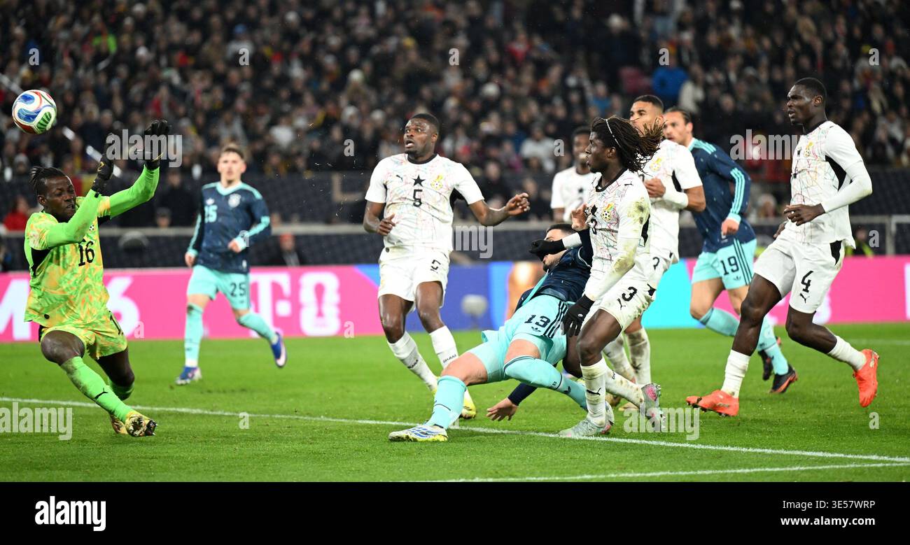 2:1 Goal, v.l. Goalkeeper Benjamin Asare (Ghana), Thomas Partey, Goal ...