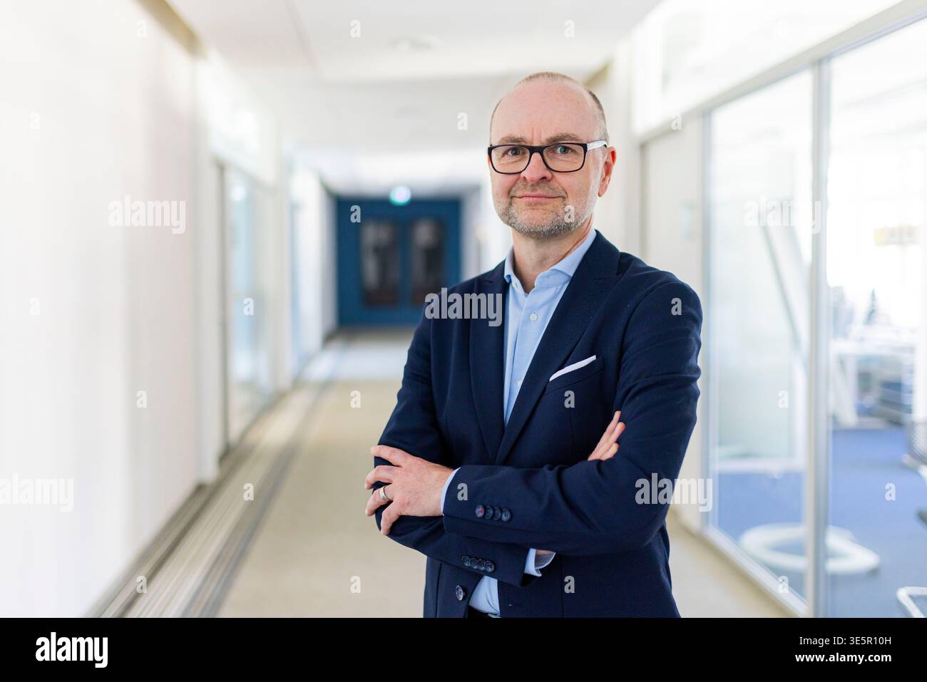 PRODUCTION - 02 April 2026, Lower Saxony, Hanover: Alexander Kühnen ...