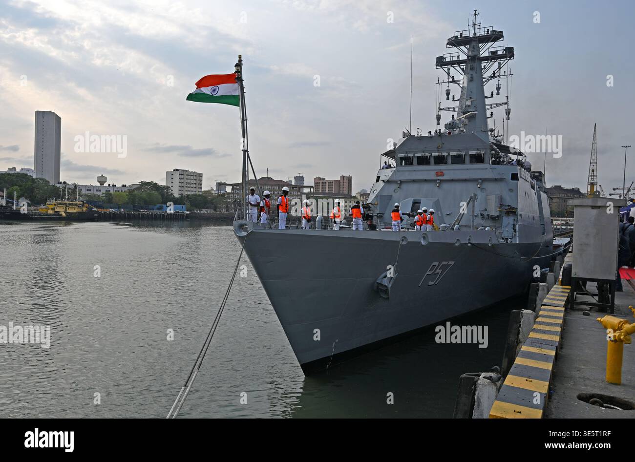 Ins sunayna hi-res stock photography and images - Alamy