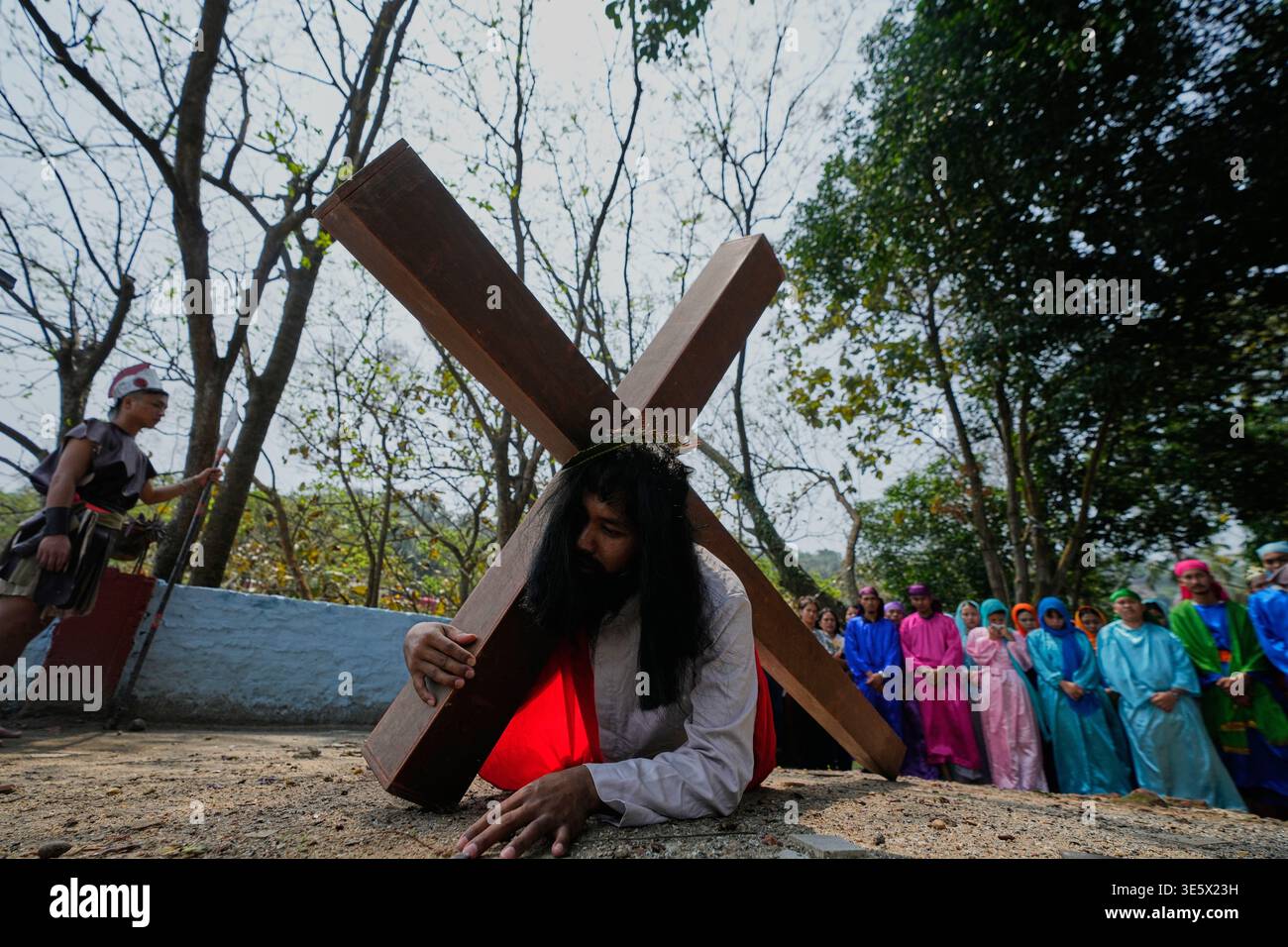 Christians reenact the crucifixion of Jesus Christ in Guwahati, India ...