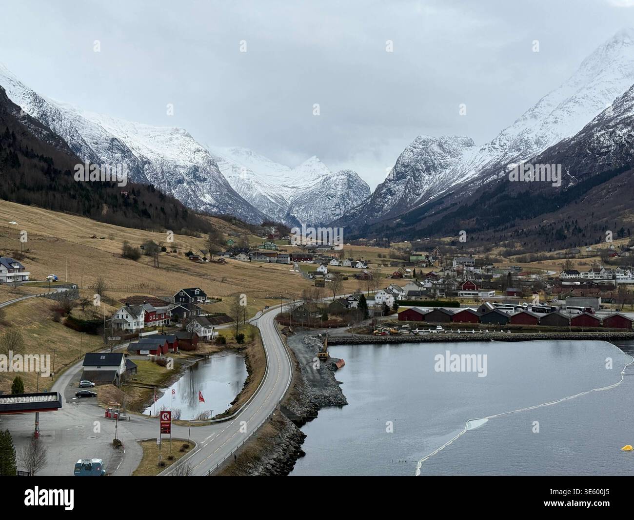 Olden am Nordfjord - Olden 03.04.2026: Briksdal Gletscher in Olden ...