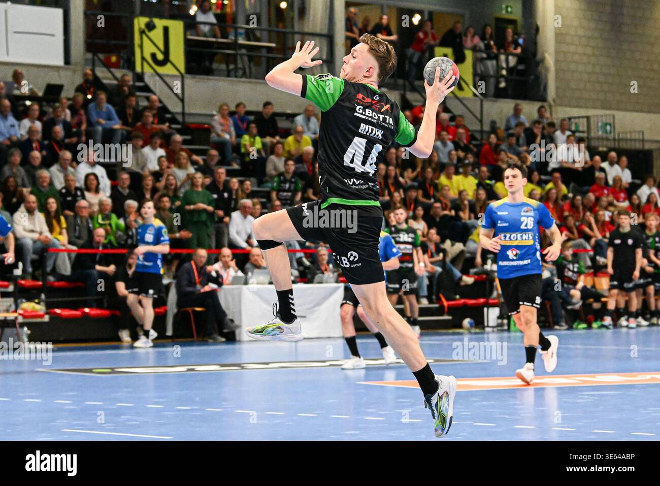 Hubo Handbal's Jasper Ritzen pictured in action during a handball game ...