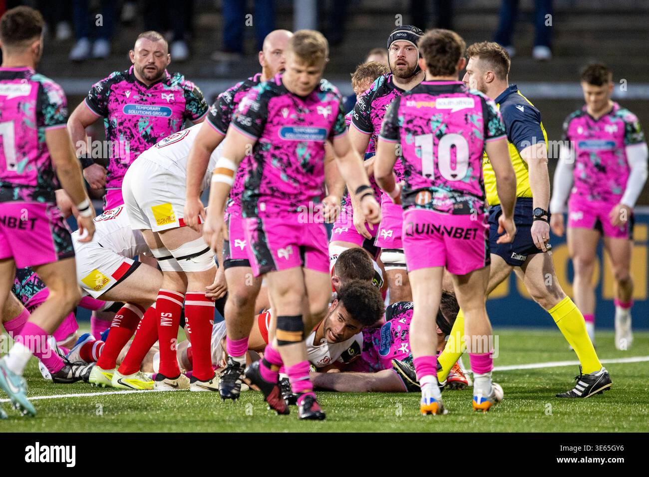 Ulster's Cormac Izuchukwu scores a try during the ECPR Challenge Cup ...