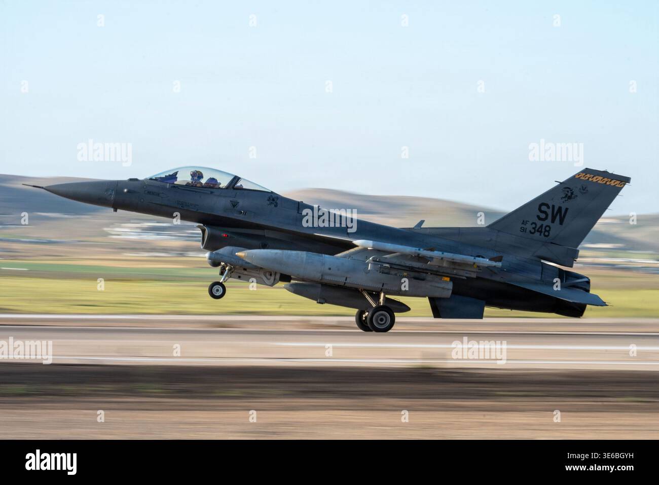 A US Air Force F-16 Fighting Falcon lands during Operation Epic Fury at ...