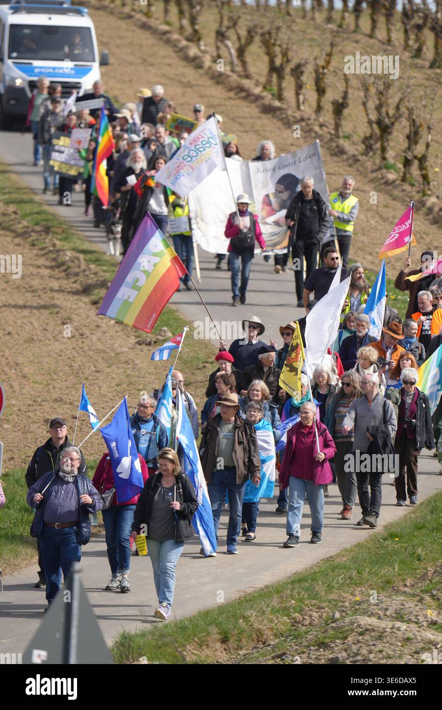 06 April 2026, Rhineland-Palatinate, Büchel: Hundreds take part in ...
