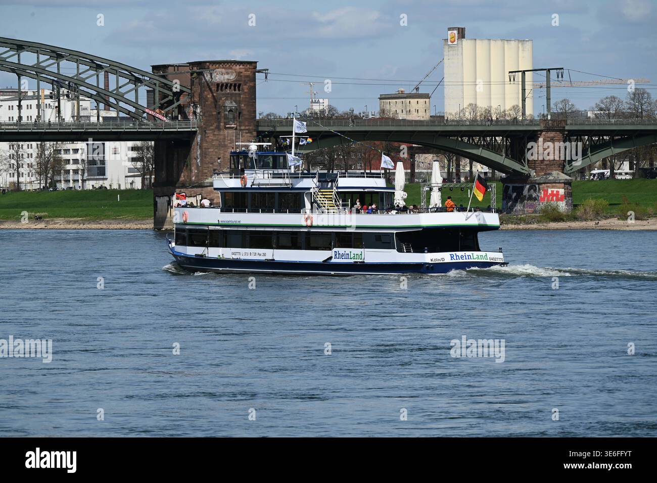 Ausflugsschiff MS RheinLand.Flaggschiff der KölnTourist-Flotte ...