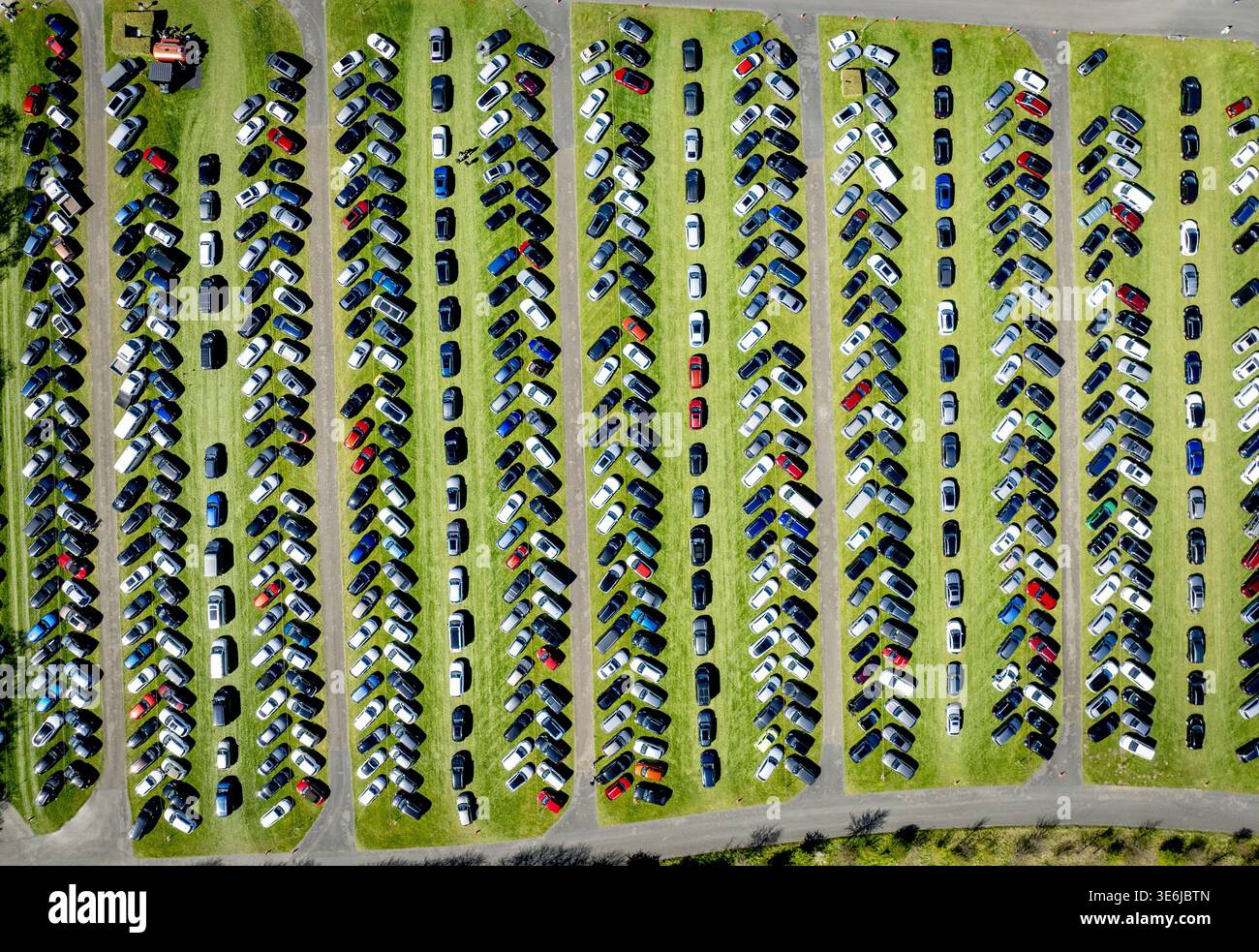 LISSE - Visitors in the Keukenhof flower park, where it is busy with ...