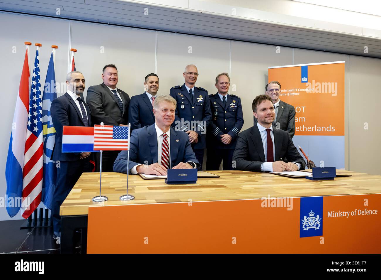 VREDEPEEL - State Secretary for Defence Derk Boswijk (r) signs an ...