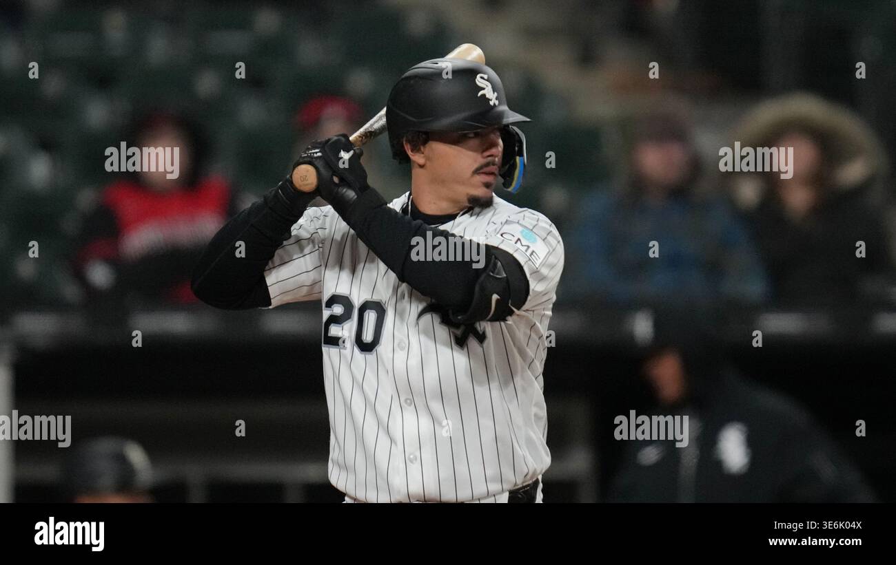 Chicago White Sox's Miguel Vargas (20) plays during a baseball game ...
