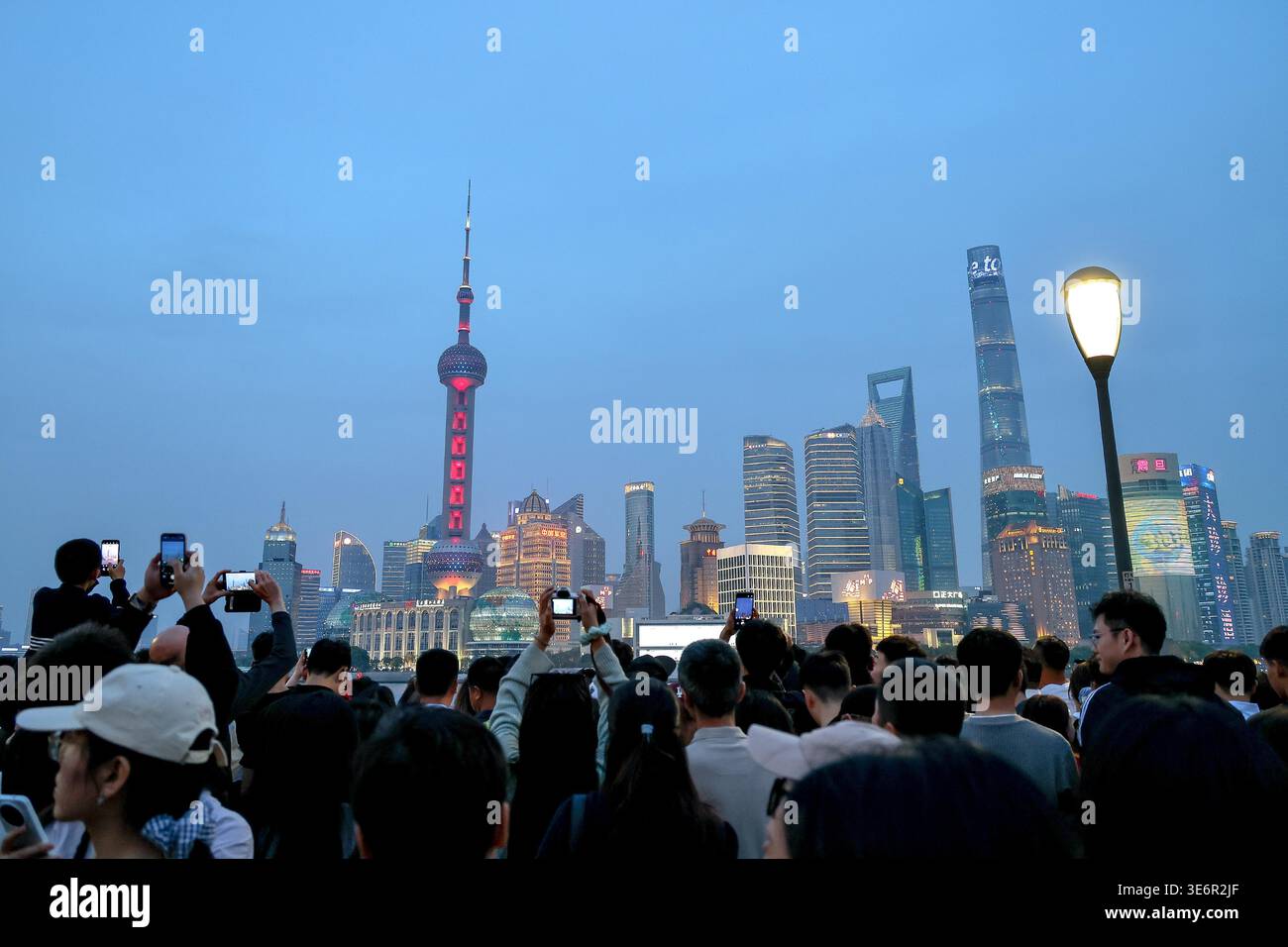 Tourists crowd Nanjing Road and the Bund in Shanghai during Qingming ...