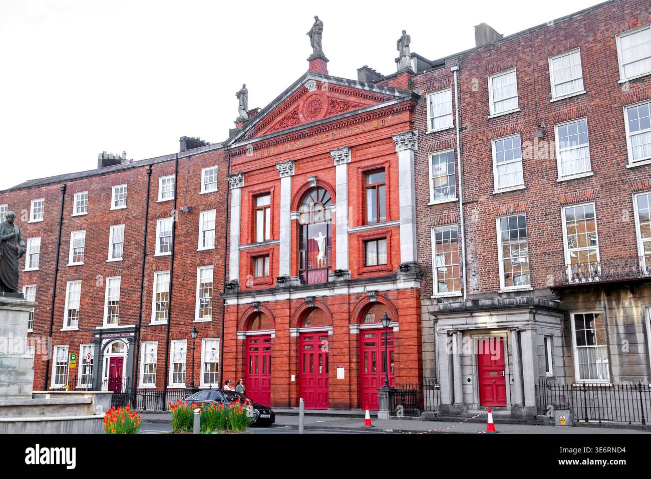 Limerick Tutorial College und Herz-Jesu-Kirche in Limerick, Irland ...