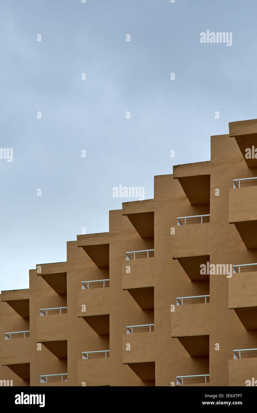 Staggered housing hi-res stock photography and images - Alamy