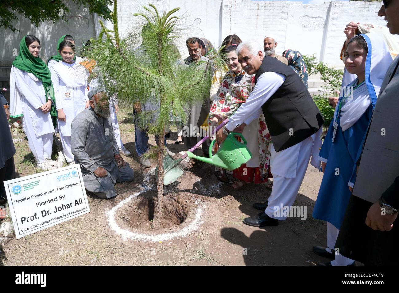 Vice Chancellor of the University of Peshawar (UOP), Dr. Johar Ali ...