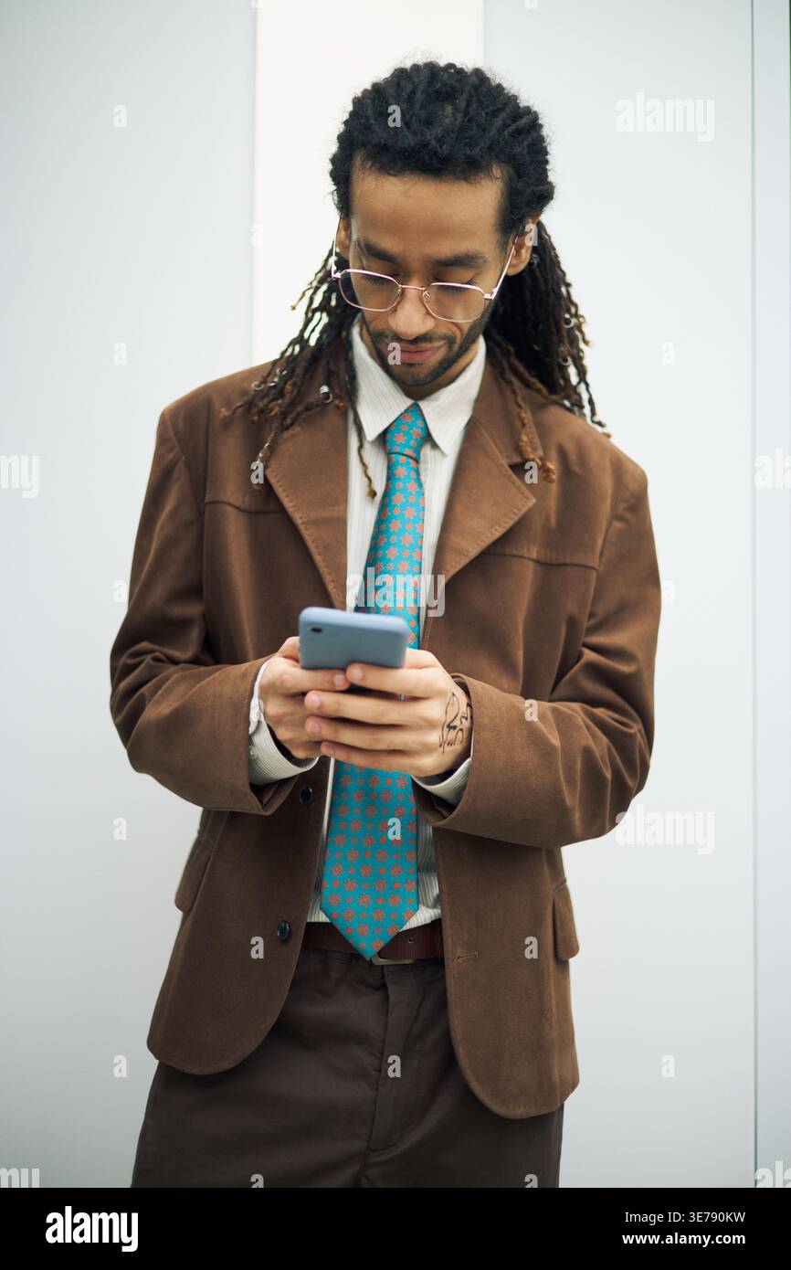 Job updates hi-res stock photography and images - Alamy