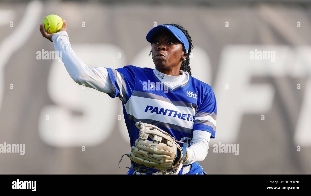 Georgia State's McKenzie Walker (31) throws the ball during an NCAA ...