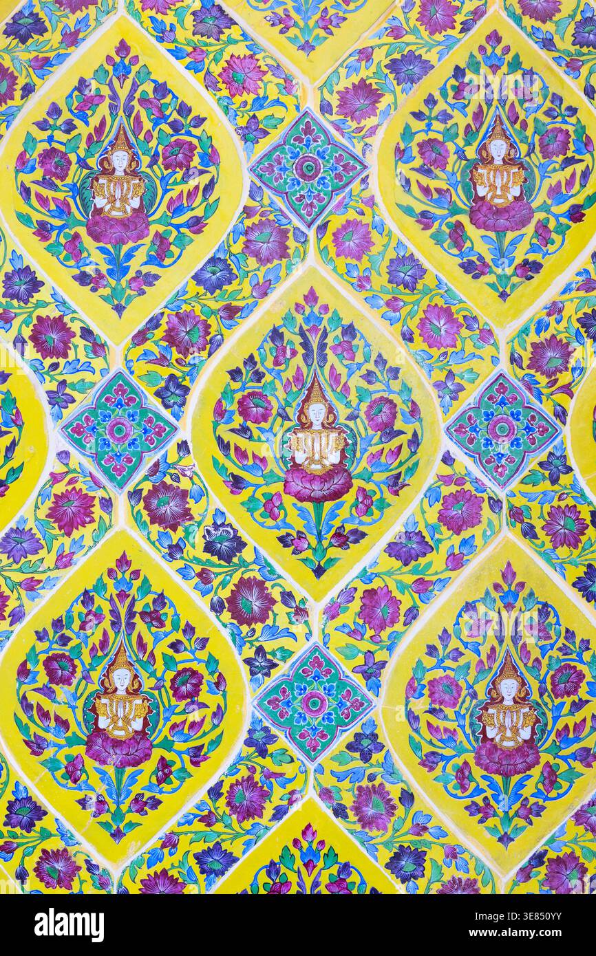 Floral motifs in purple hi-res stock photography and images - Alamy