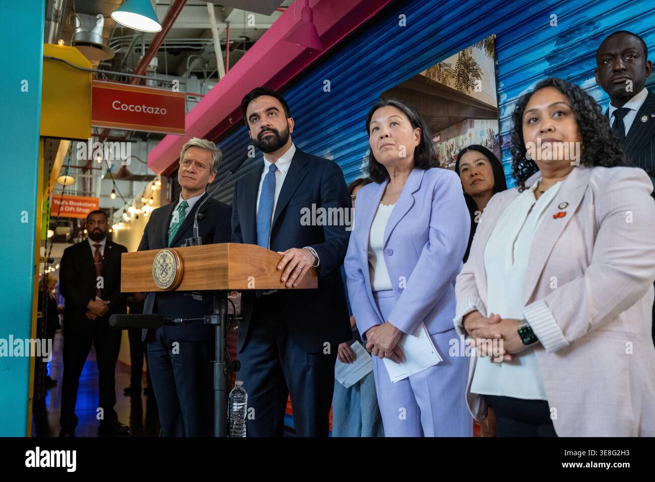 Photo by: NDZ/STAR MAX/IPx 2026 4/14/26 Mayor Zohran Mamdani holds a ...