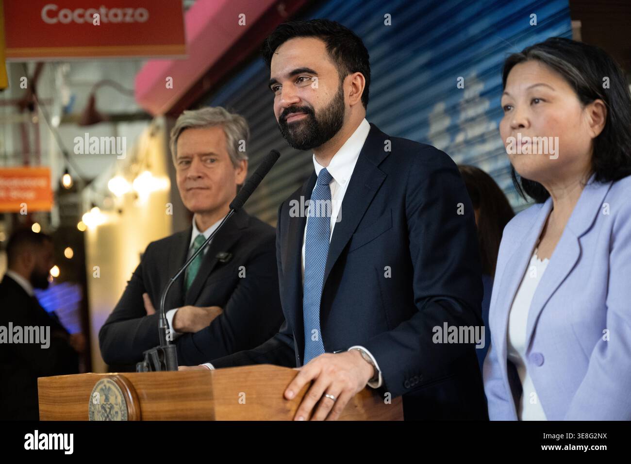 Photo by: NDZ/STAR MAX/IPx 2026 4/14/26 Mayor Zohran Mamdani holds a ...