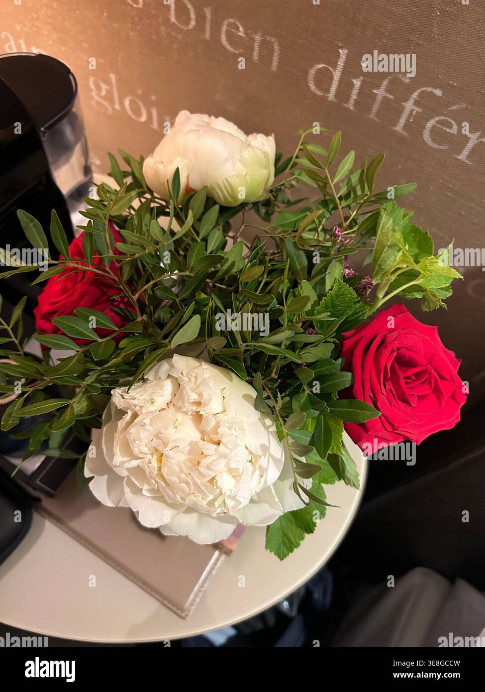 Romantic red aesthetic hi-res stock photography and images - Alamy