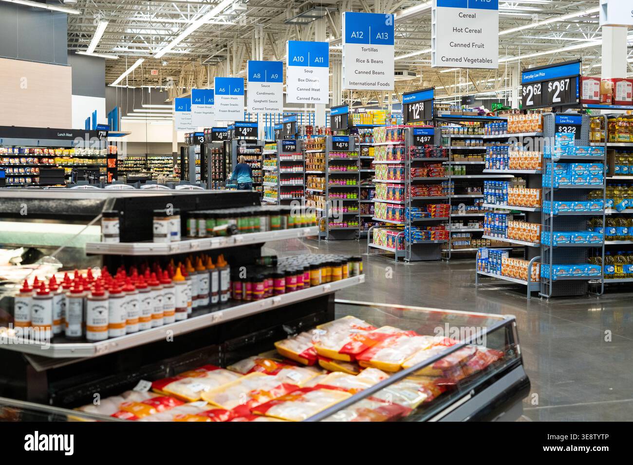 Walmart store interior hi-res stock photography and images - Alamy