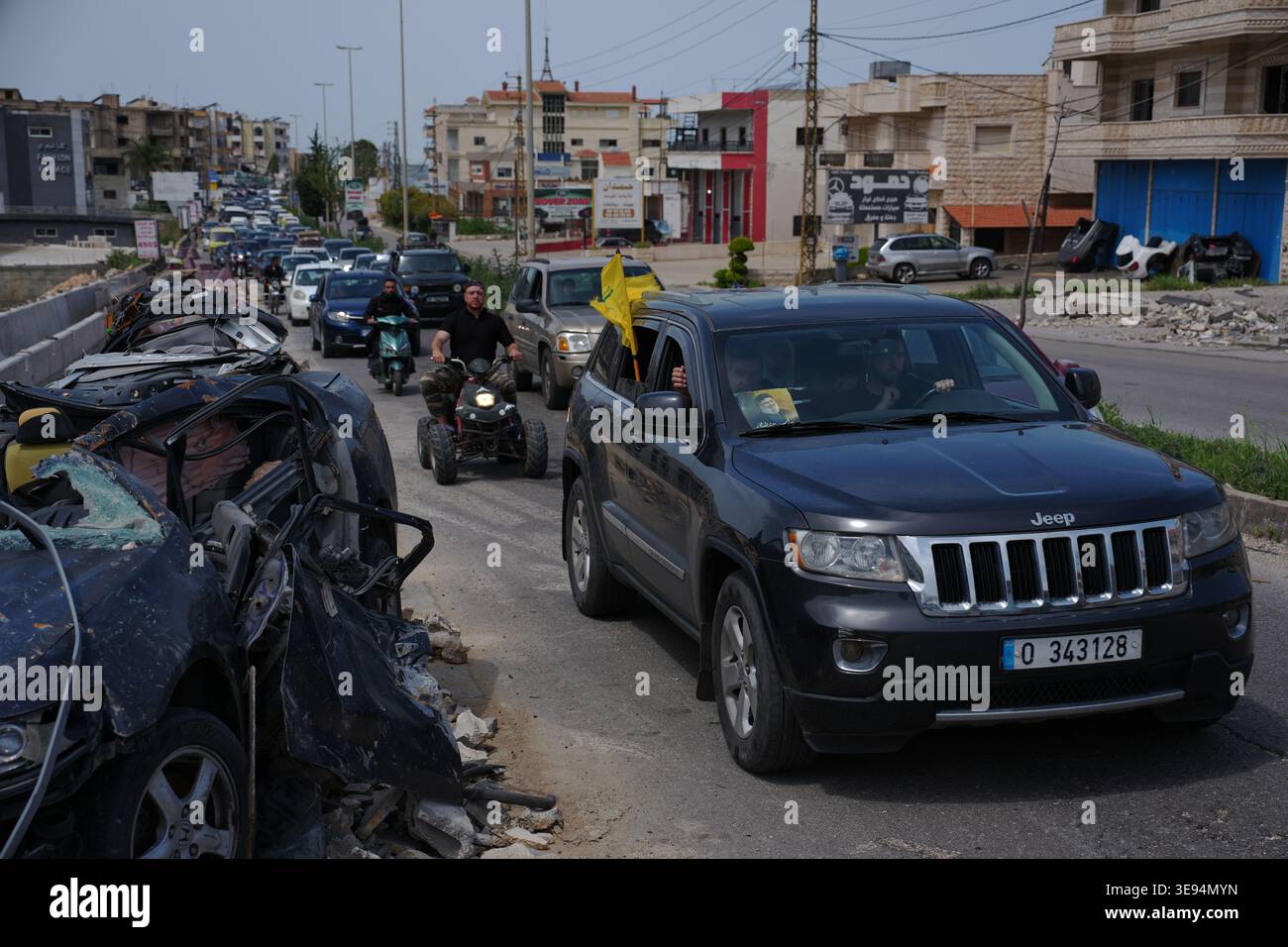 Displaced residents return to their villages following a ceasefire ...