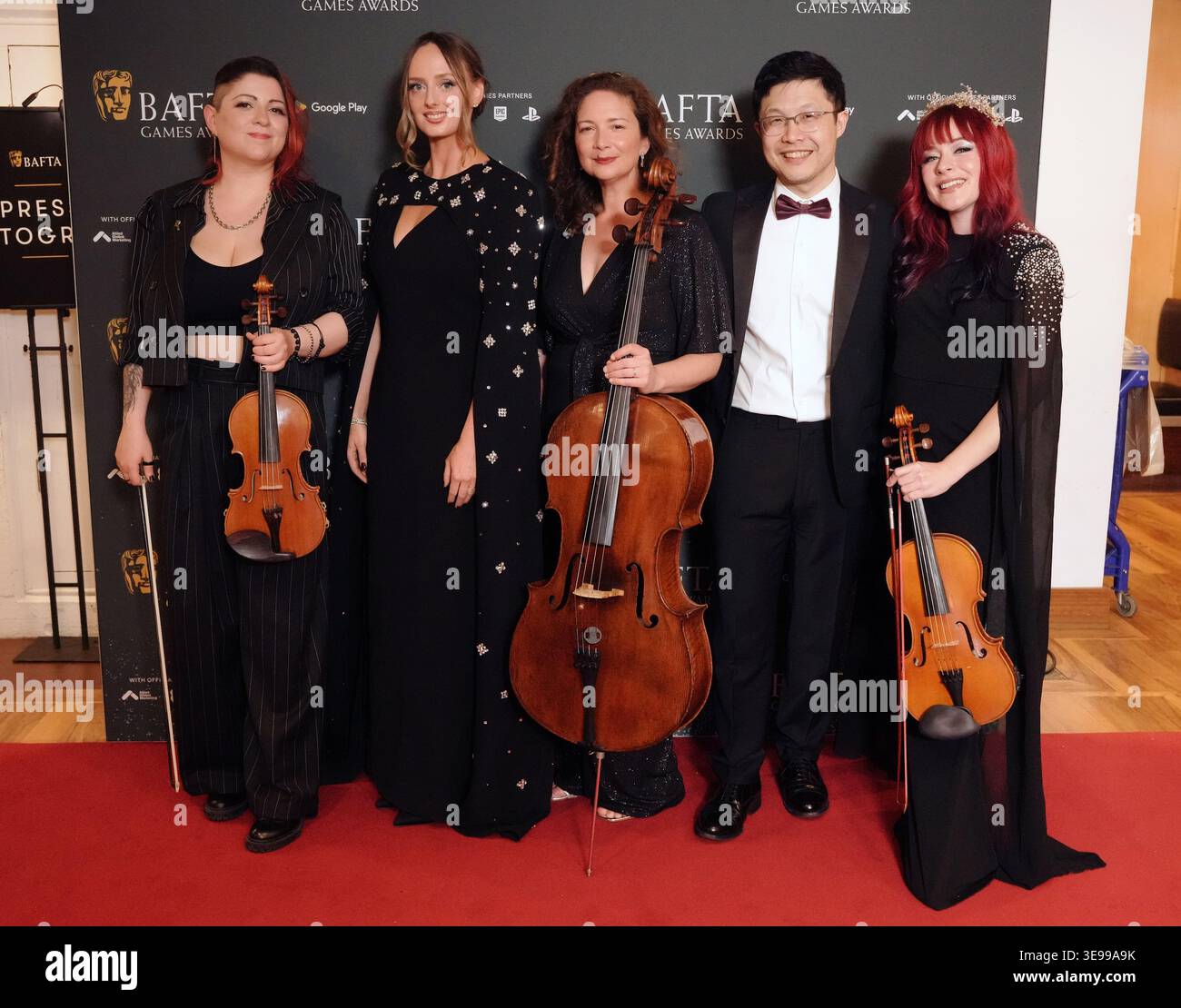 Sonaris Emsemble, Lucia La Rezza, Amelia Jones, Sarah Davison, Mark ...