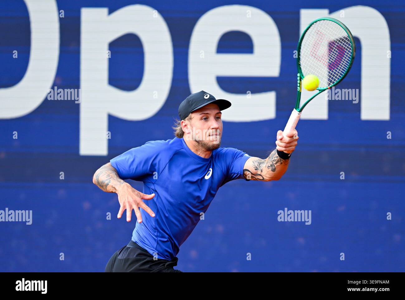 Munich, Germany. 18th Apr, 2026. Tennis: ATP Tour - Munich, singles ...