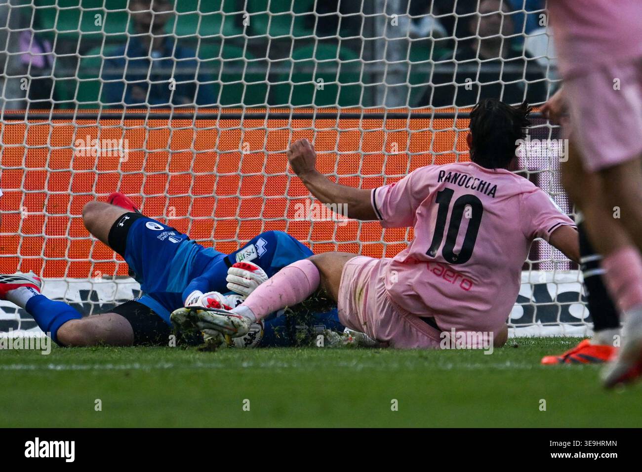 Trauma for Jonathan Klinsmann (Cesena F.C.) after the clash with ...